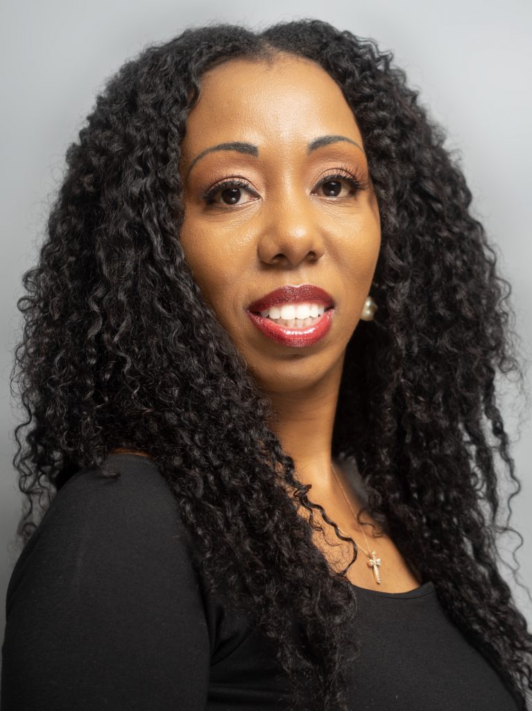 Mirra Cropped - Spirit Magazine